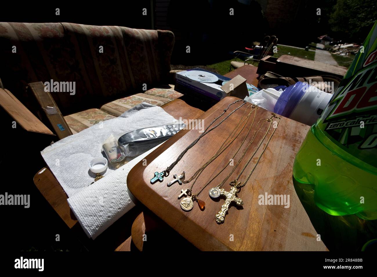 Red cross disaster relief flood hi-res stock photography and images - Alamy