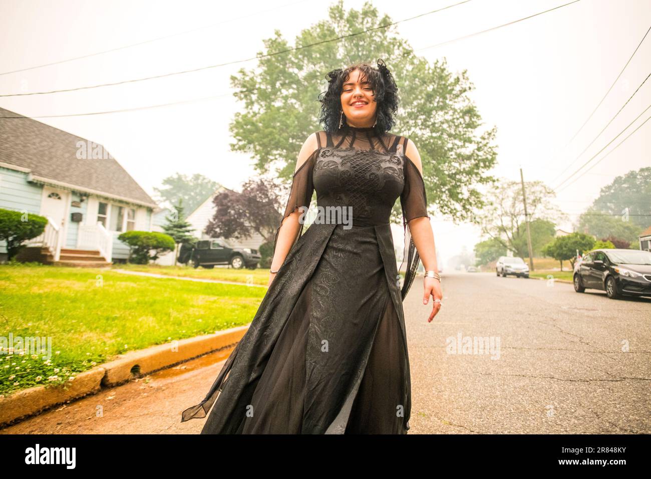 Best friends Dressed for the senior Prom Stock Photo - Alamy