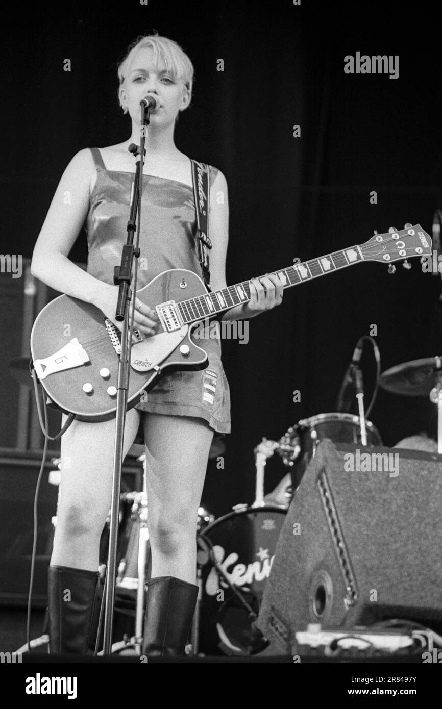 A young Lauren Laverne of Kenickie band playing on the main stage at ...