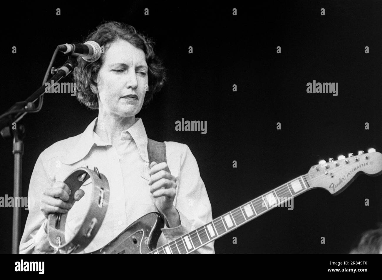 Mary Hansen (1966-2002) of Stereolab playing on the main stage at ...