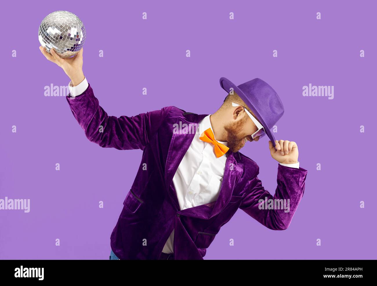 Performer ball hi-res stock photography and images - Alamy