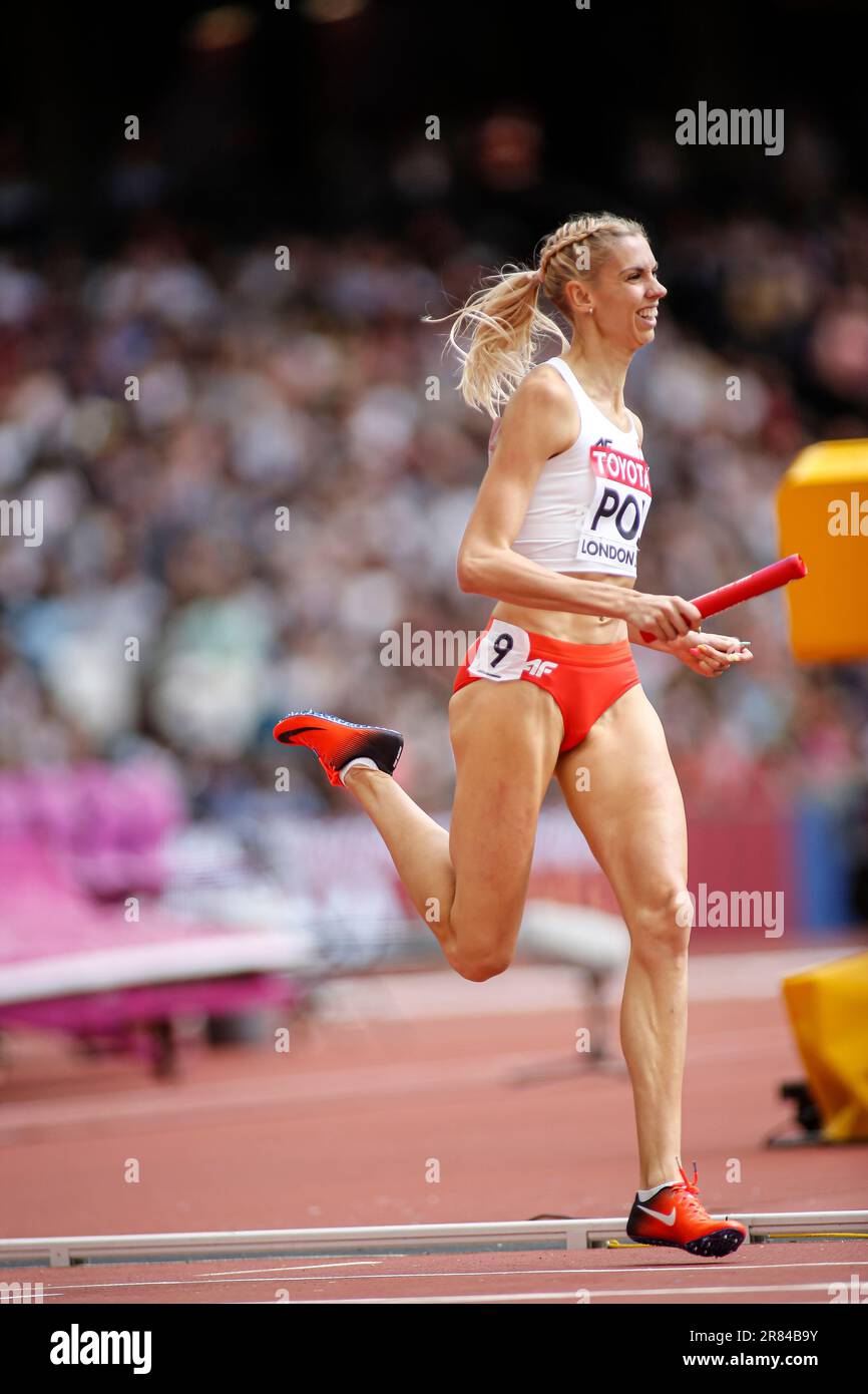 Iga BAUMGART-WITAN participating in the 4x400m relay at the World ...