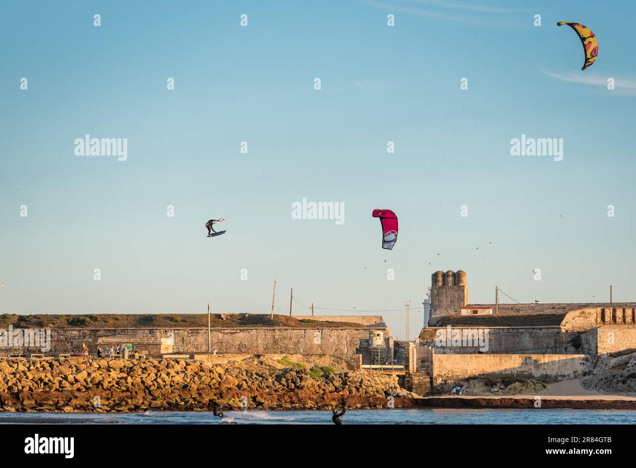 Duotone kites hi-res stock photography and images - Alamy