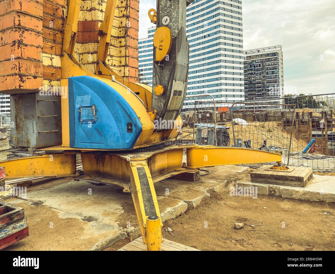 Very tall brick structures hi-res stock photography and images - Alamy