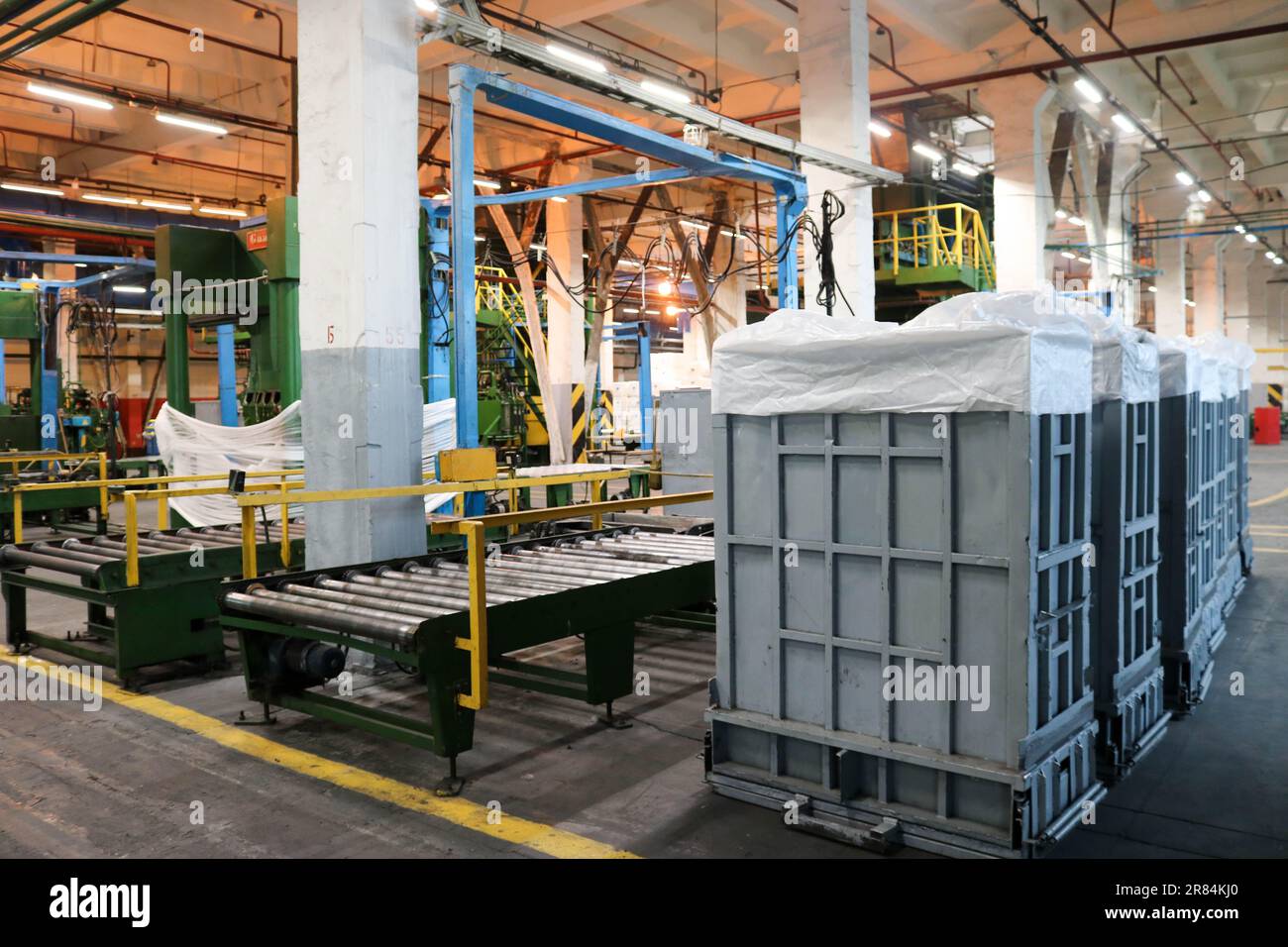 Line for packing and packaging of chemical, artificial, synthetic fiber ...