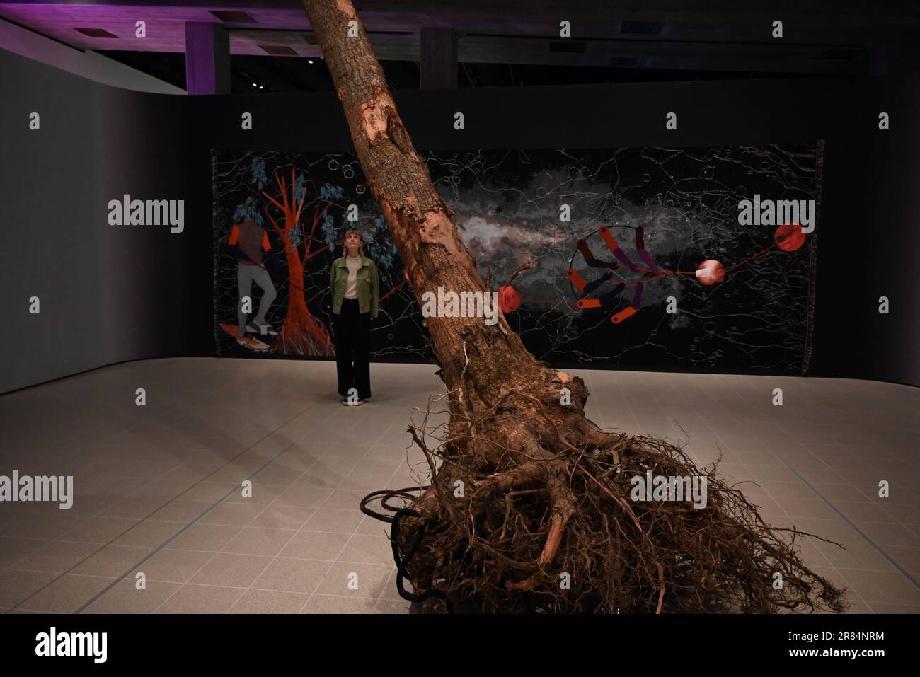 Diffirent forms of care are made visible throughout the exhibition ...