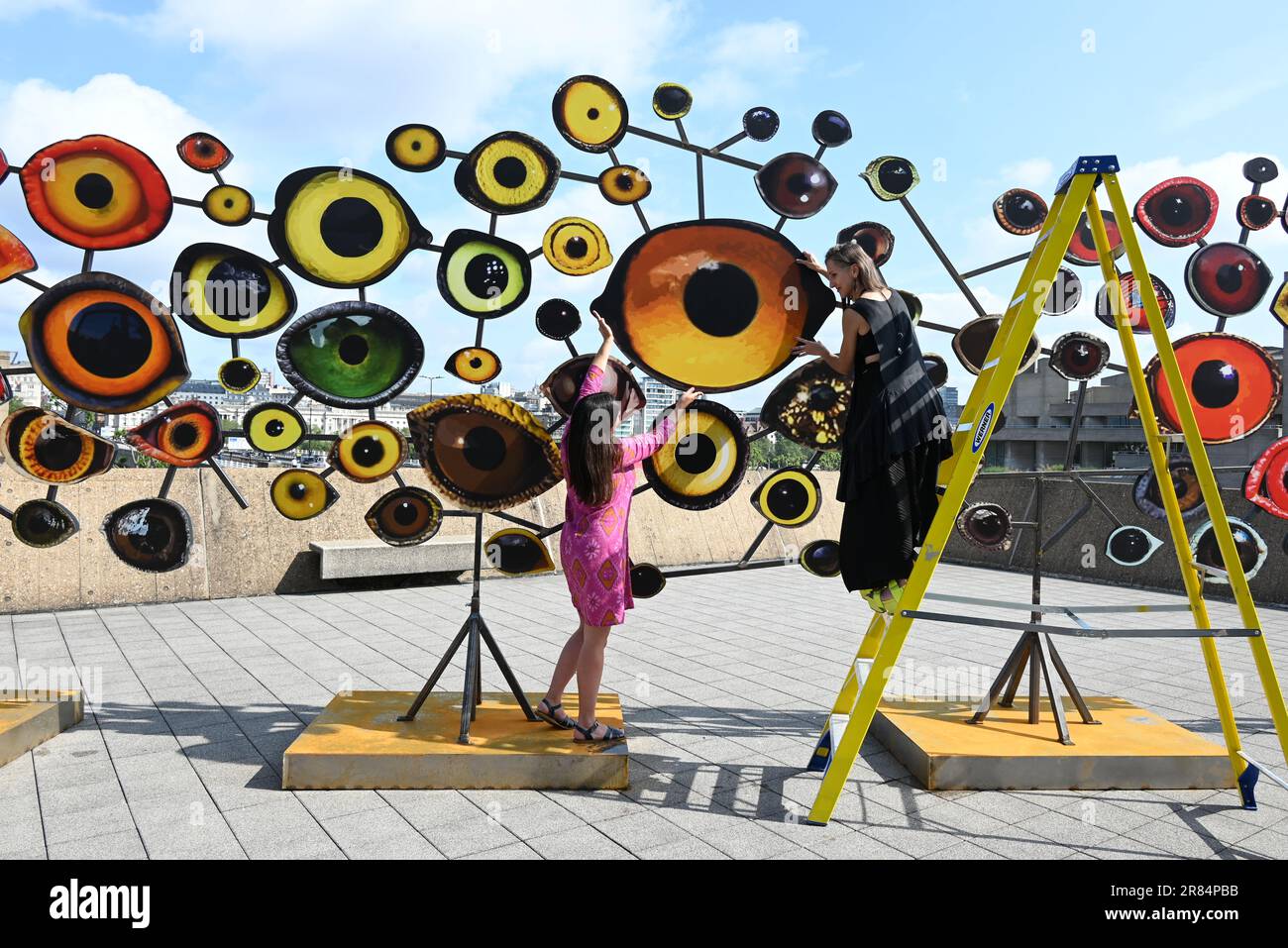 Diffirent forms of care are made visible throughout the exhibition ...