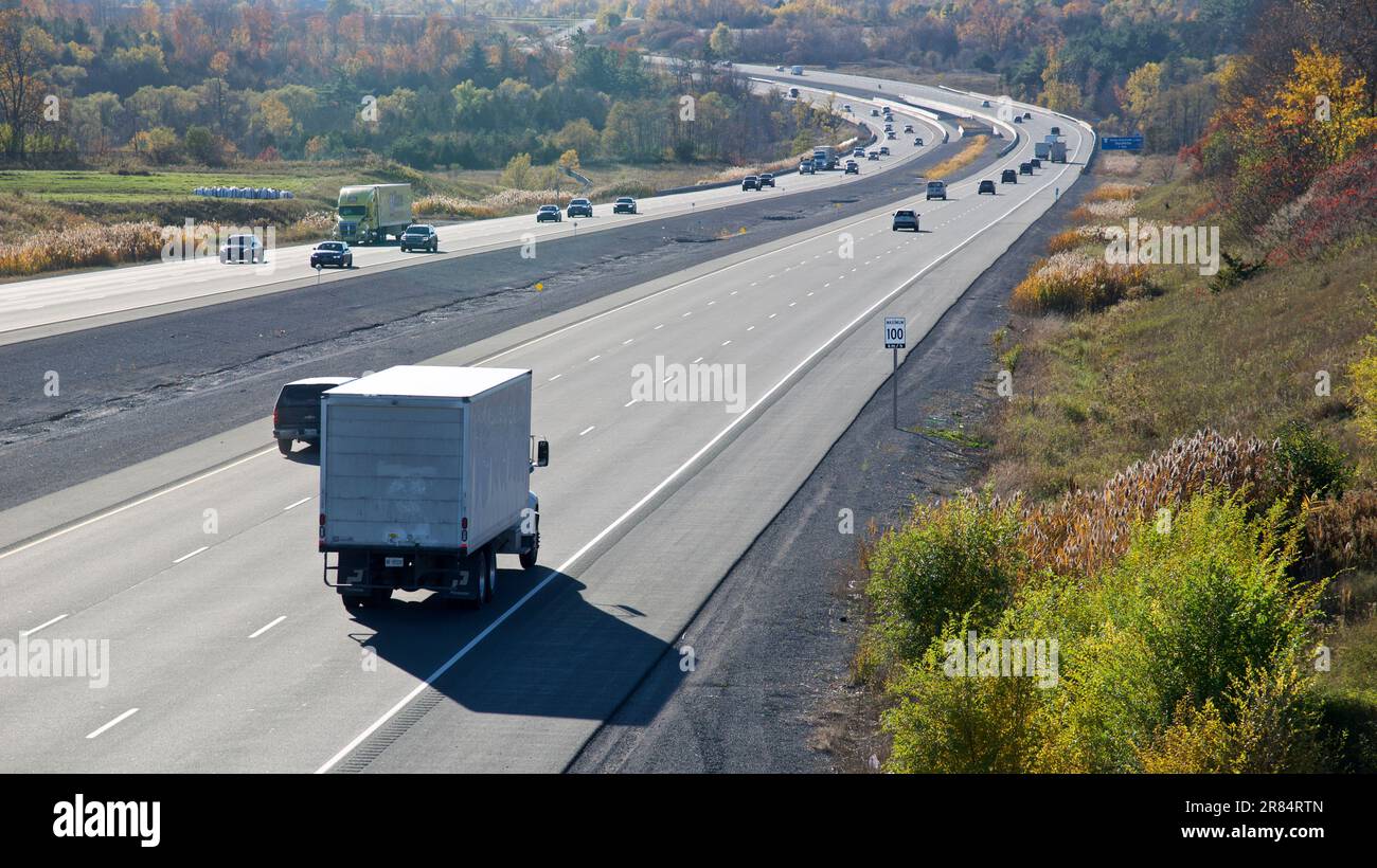 10 lane highway hi-res stock photography and images - Alamy