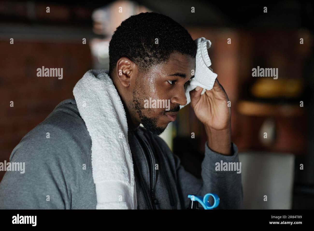 Tired sportsman in boxing hi-res stock photography and images - Alamy