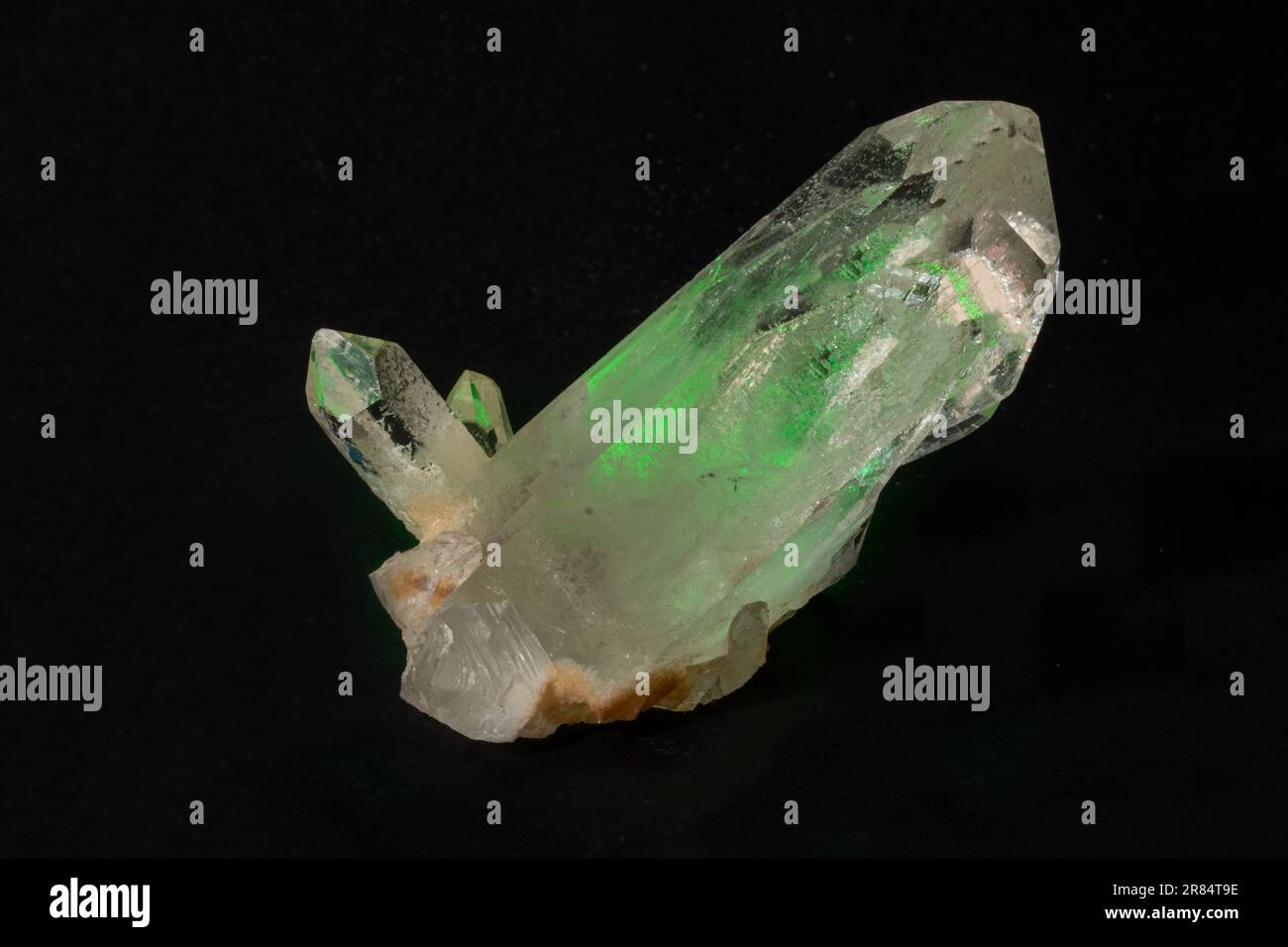 Quartz crystal mineral Stock Photo - Alamy