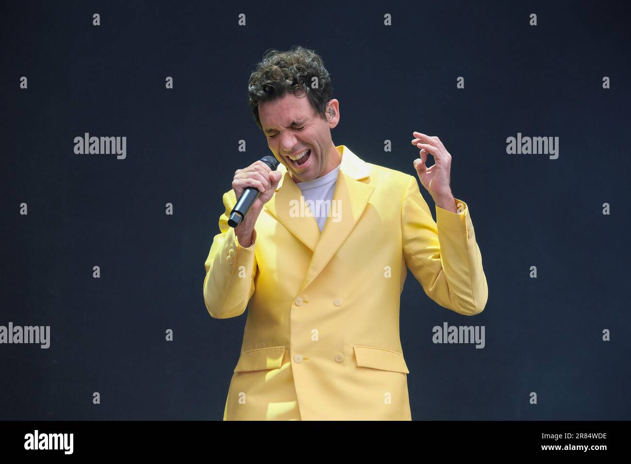 Newport, UK. 18th June, 2023. Singer songwriter Michael Holbrook ...