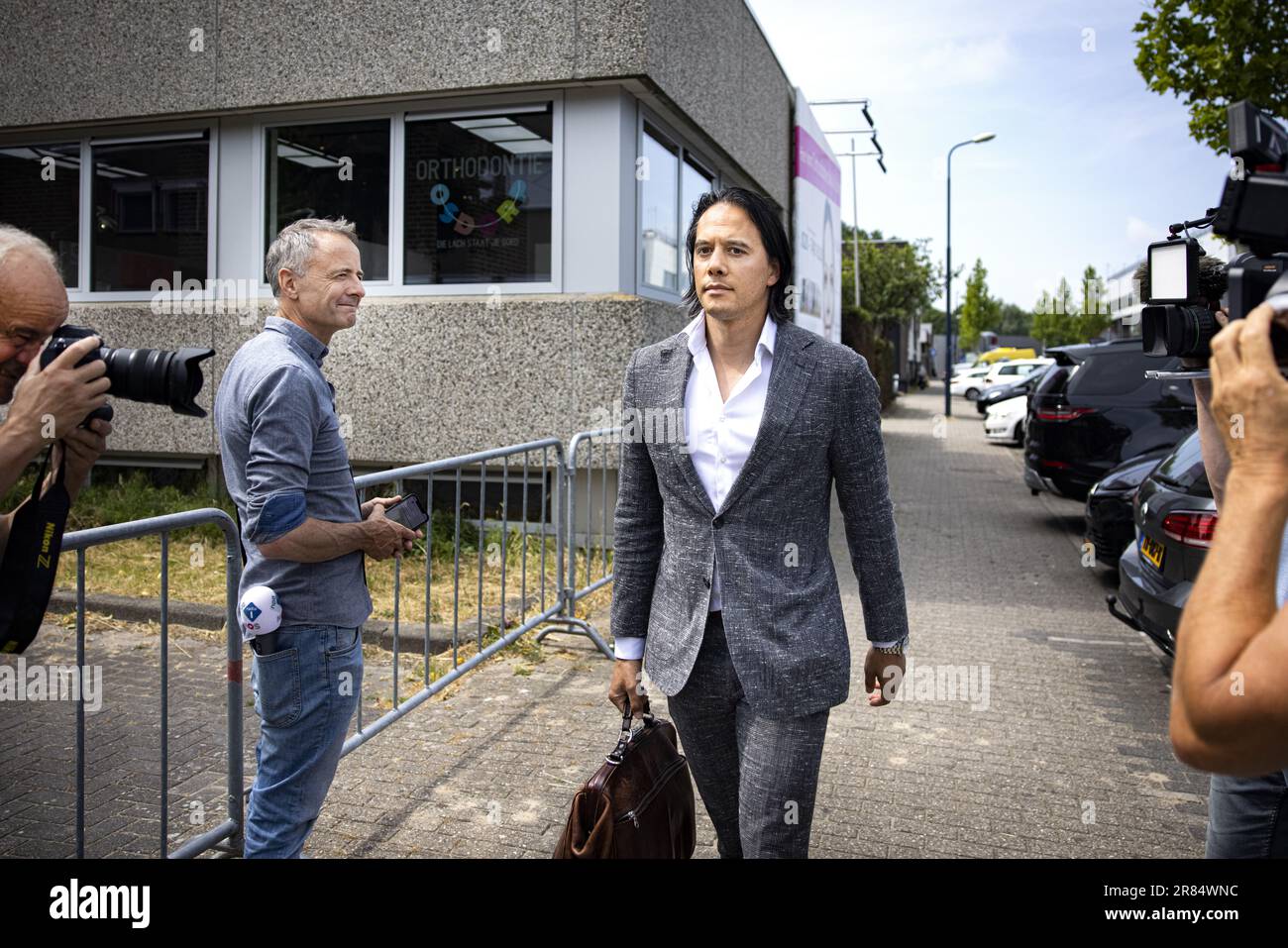 AMSTERDAM - Lawyer Guy Weski arrives at the court for the continuation ...