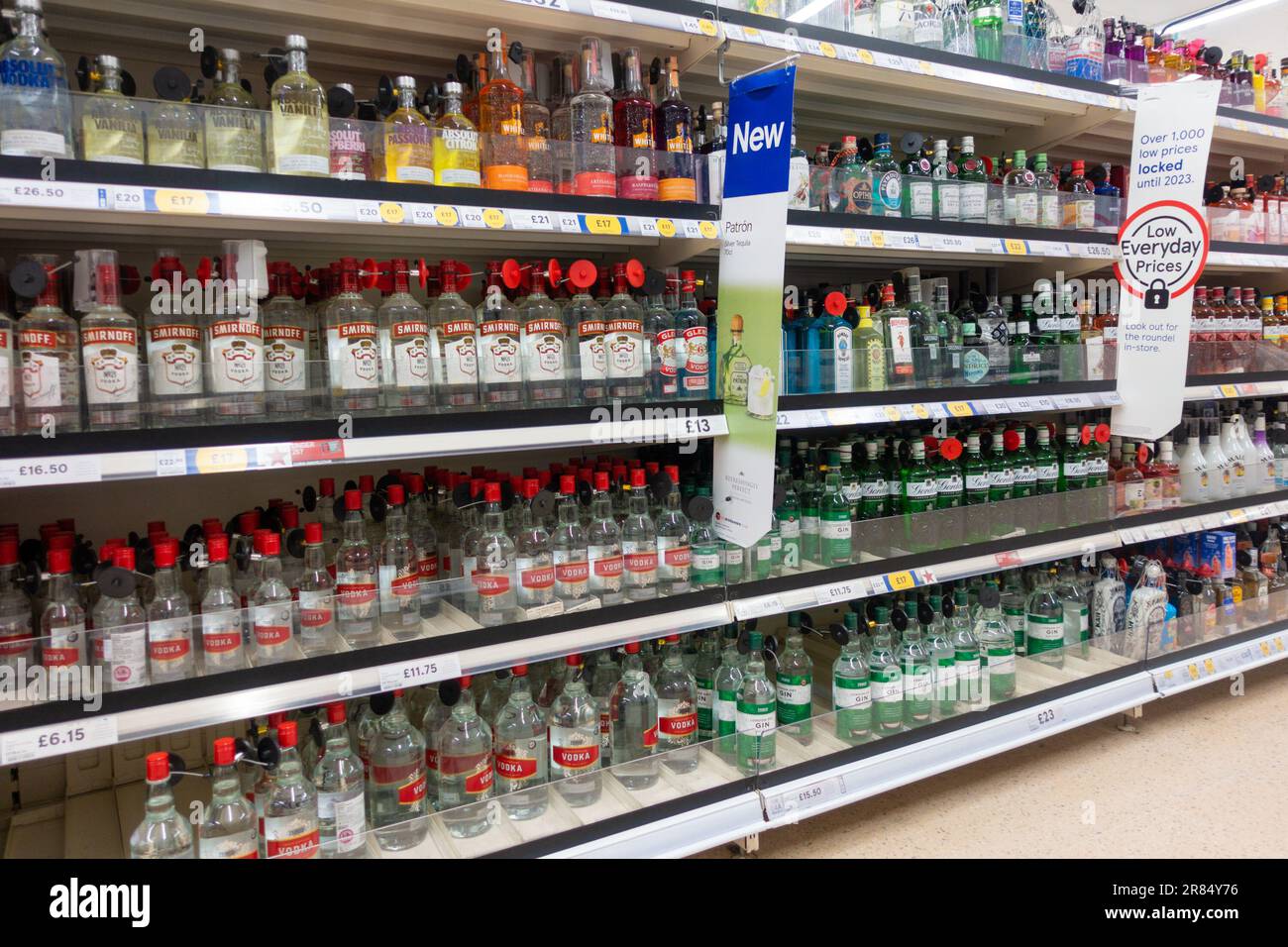 Tesco aisle hi-res stock photography and images - Alamy