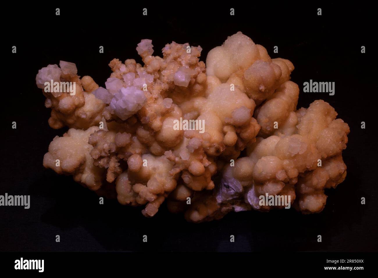 Mineral crystals of aragonite Stock Photo - Alamy