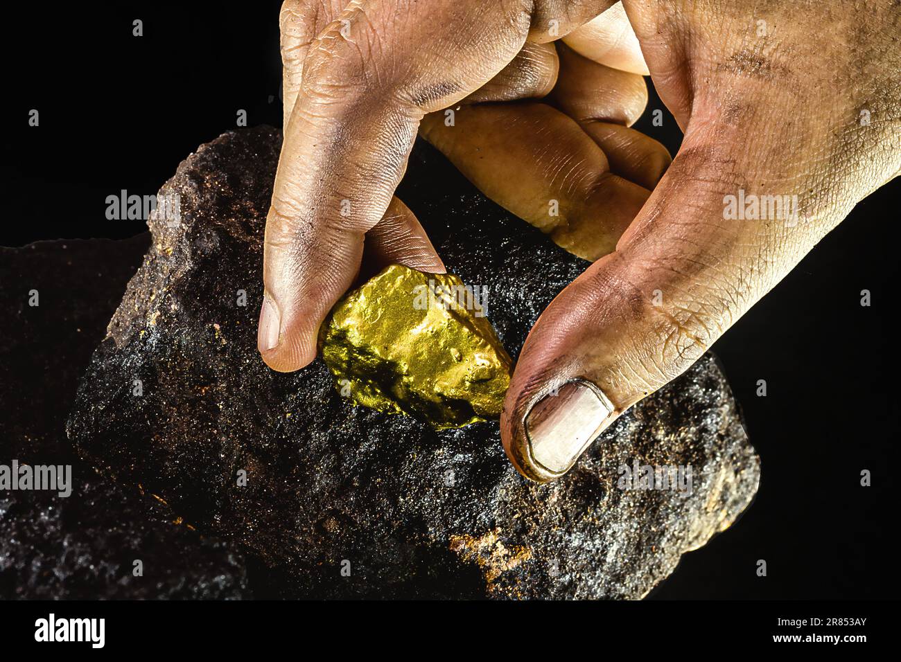 Hidden golden treasure hi-res stock photography and images - Alamy