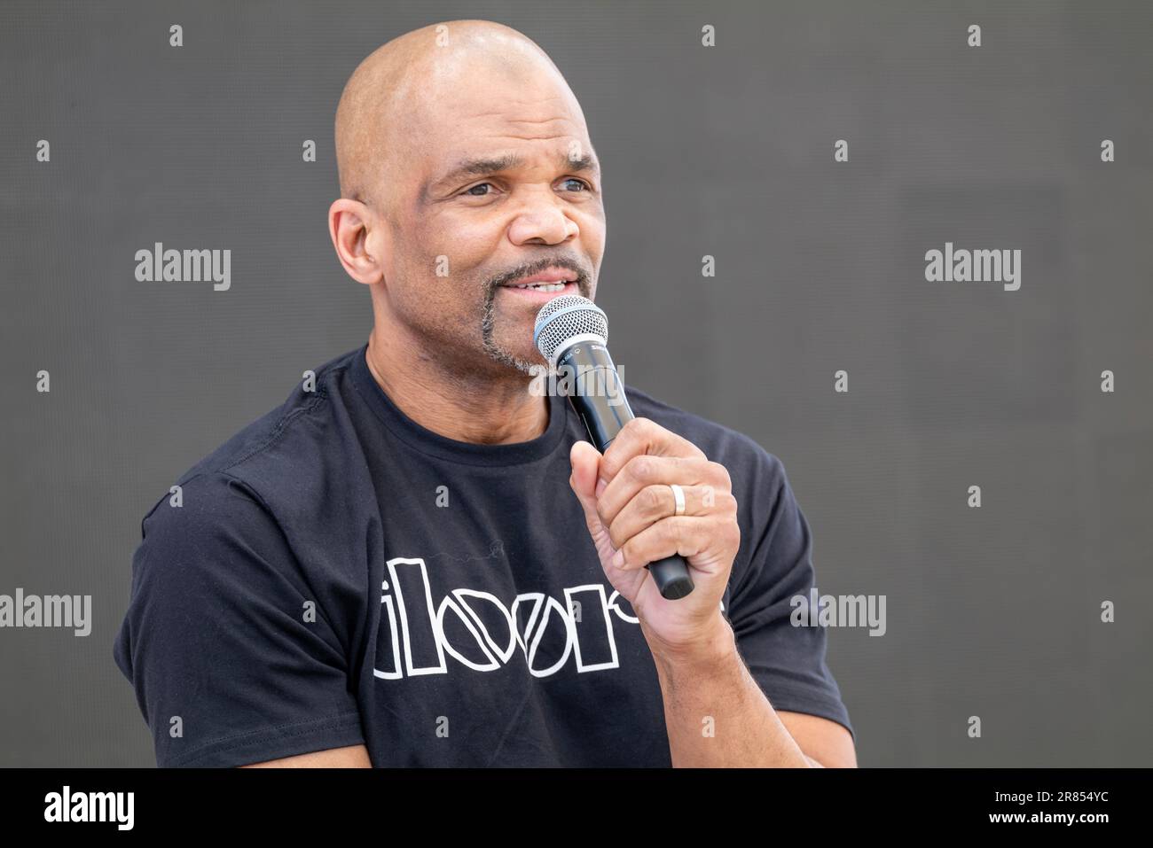 Experts press hi-res stock photography and images - Alamy