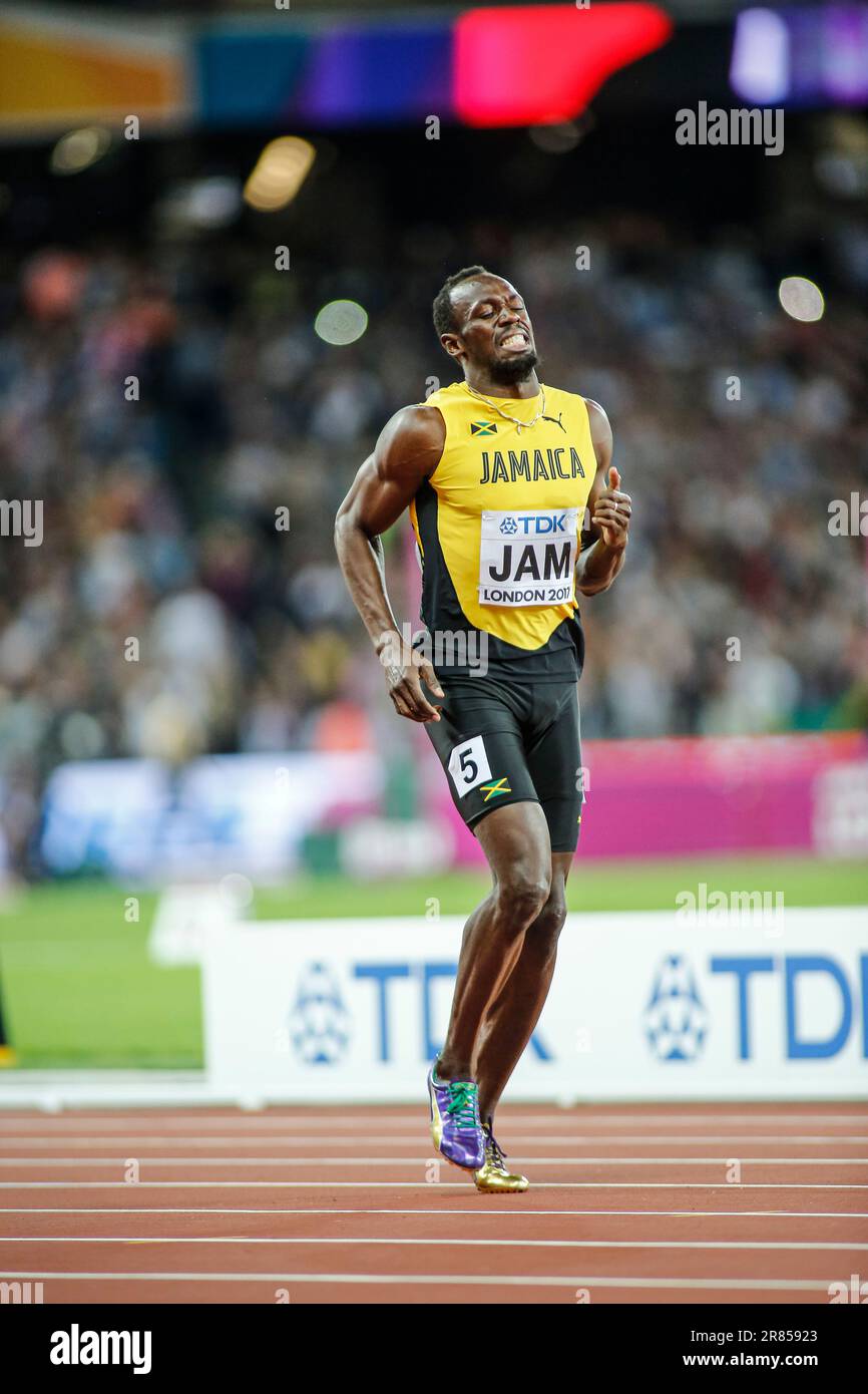 Usain Bolt on the day of his farewell, injured and stuck on the ground ...