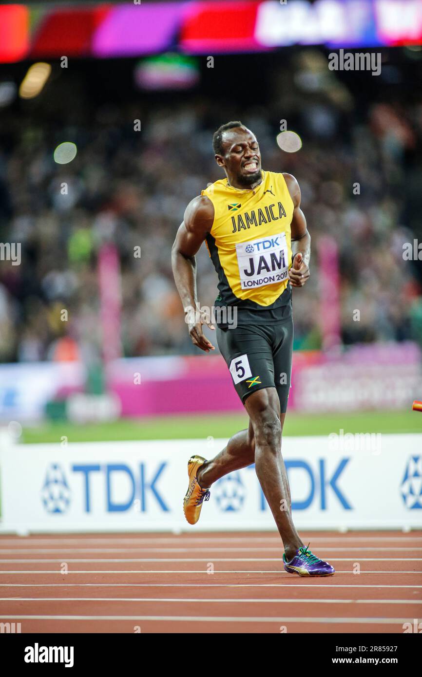 Usain Bolt Smiles While Running 100 Meters Photos Sicom
