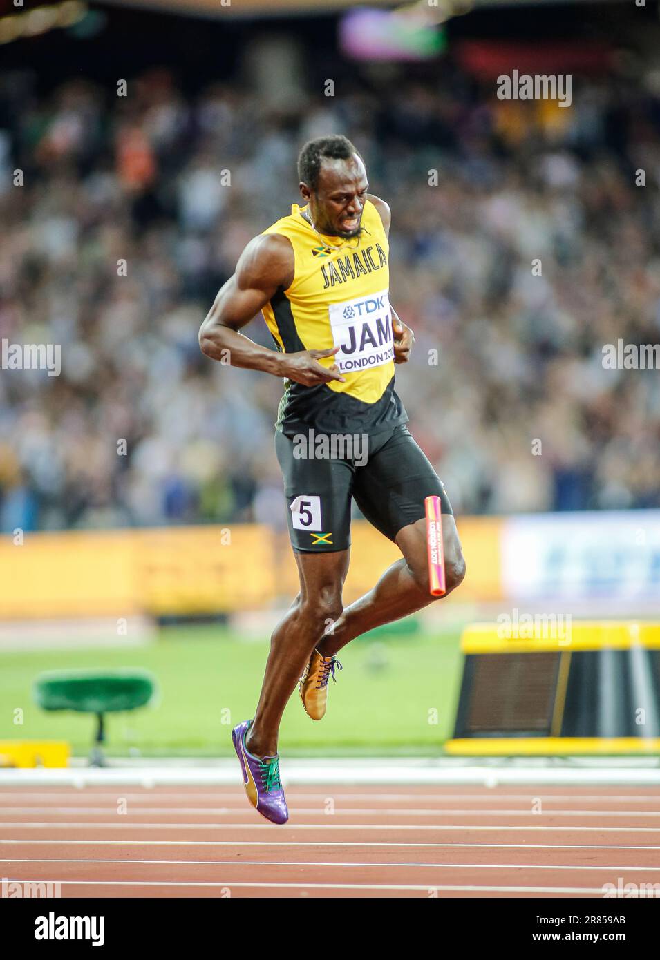 Usain Bolt Smiles While Running 100 Meters Photos Sicom