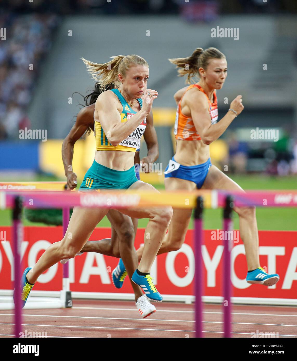 Sally Pearson winning in the 100 m hurdles at the World Athletics ...