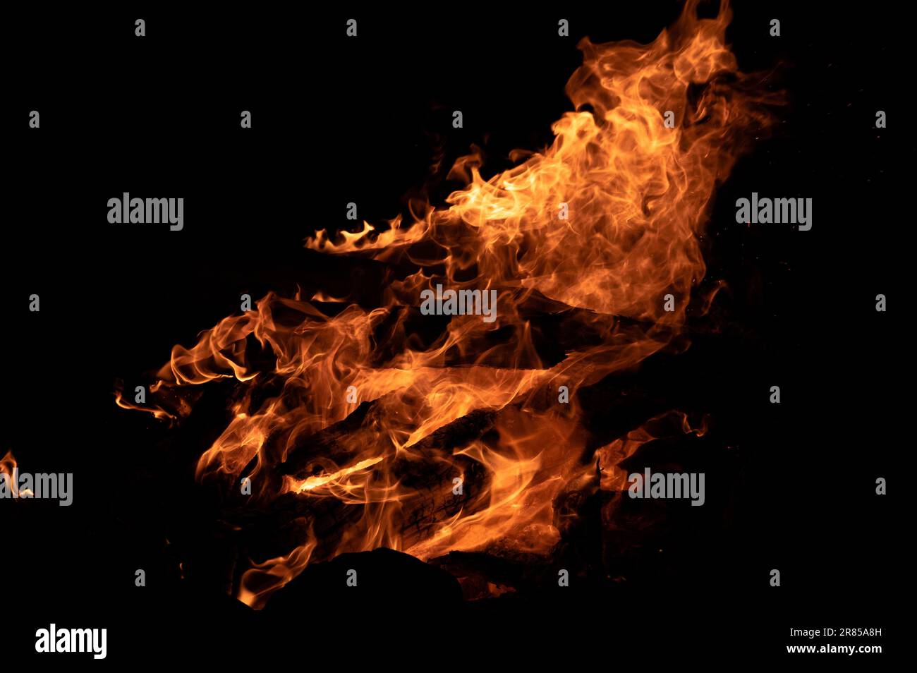 Fire on black background, fire overlay, Bonfire Stock Photo - Alamy