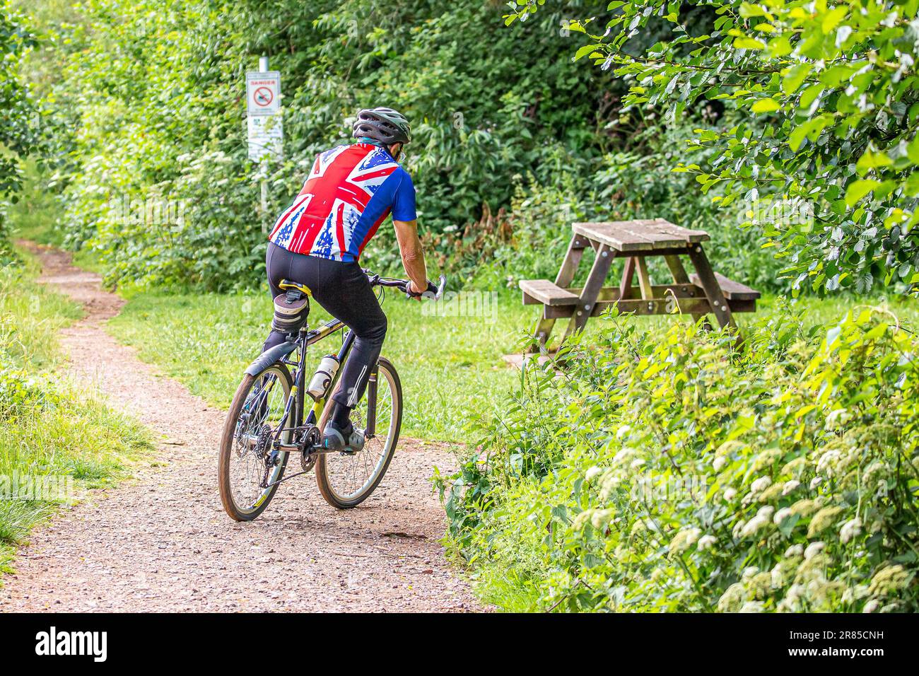 Cycling t shirt hi-res stock photography and images - Alamy