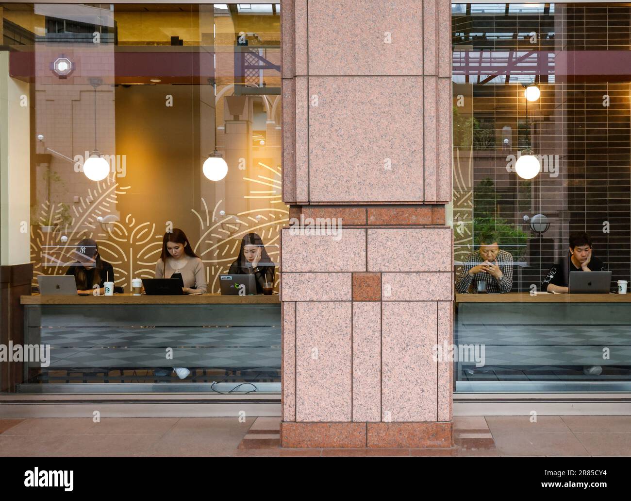 Japanese office worker hi-res stock photography and images - Alamy