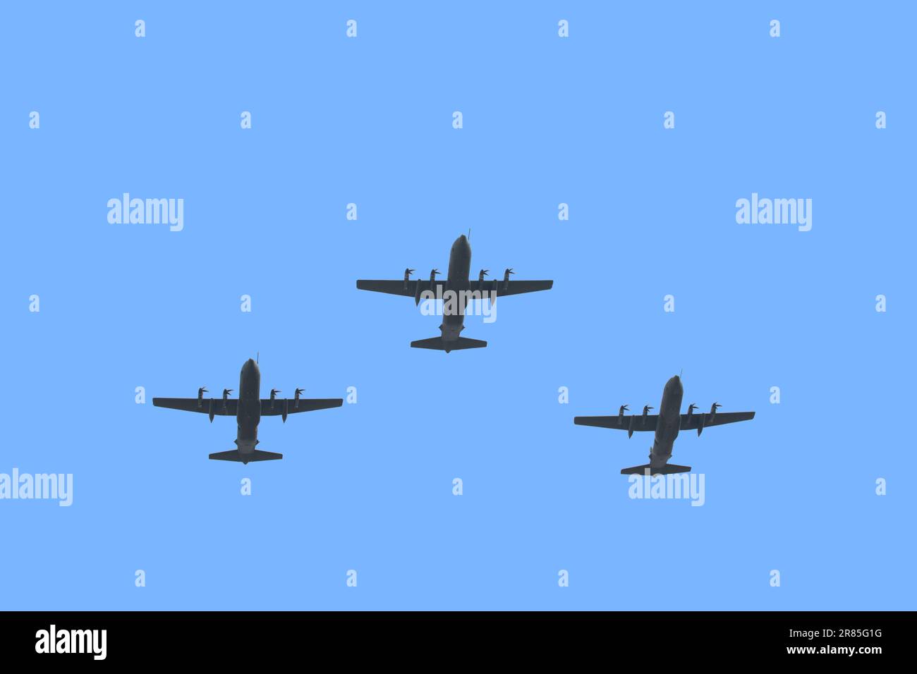 Trooping the color 2023 flypast hi-res stock photography and images - Alamy