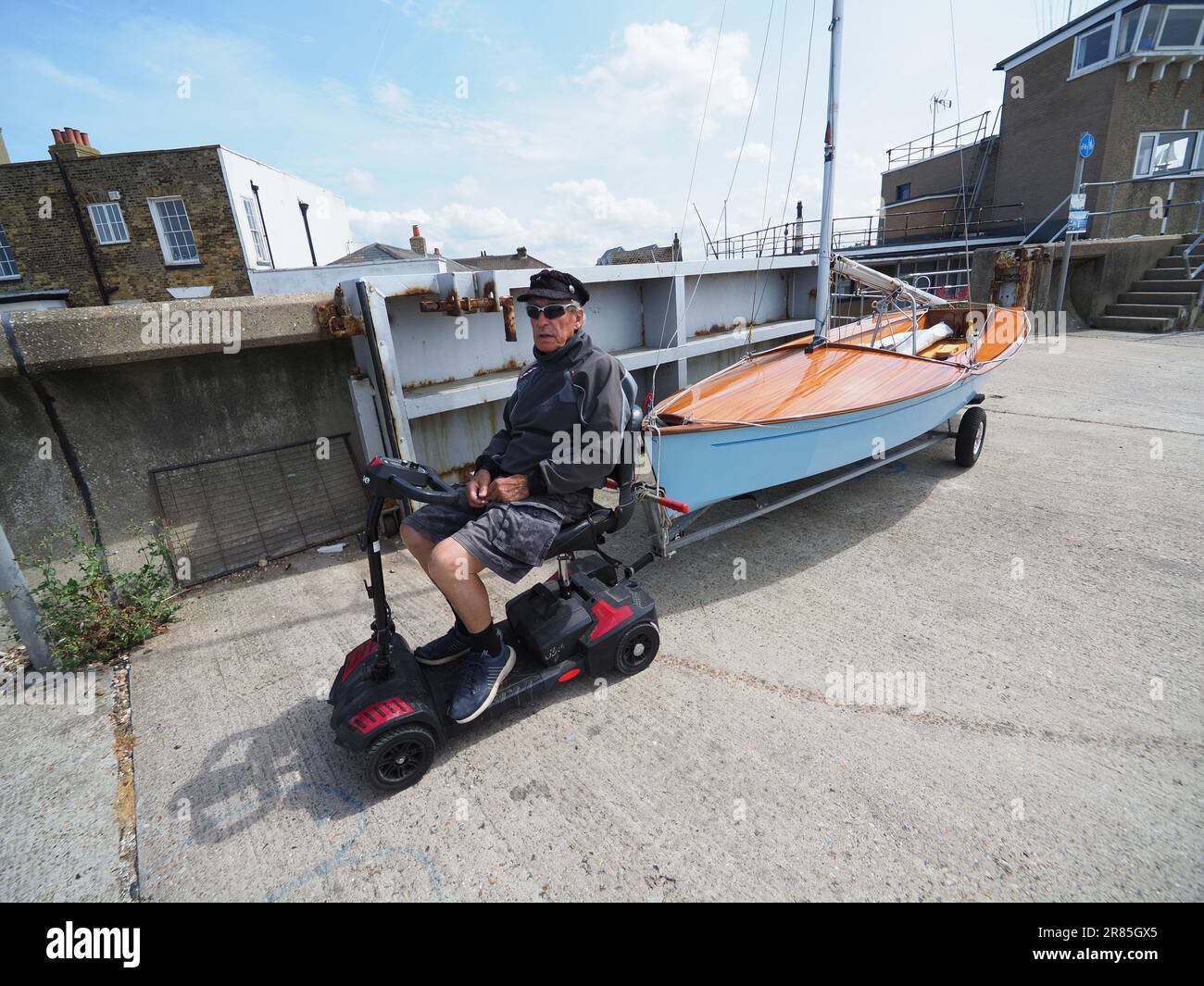 Sailing dinghy 1970s hi-res stock photography and images - Alamy