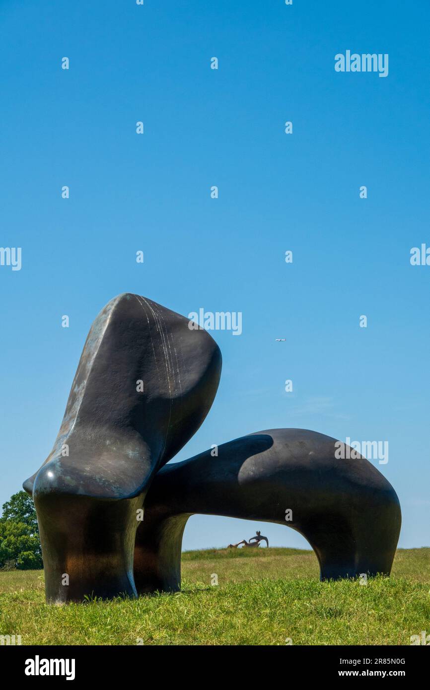 Sheep Piece, Henry Moore, Perry Green Stock Photo - Alamy