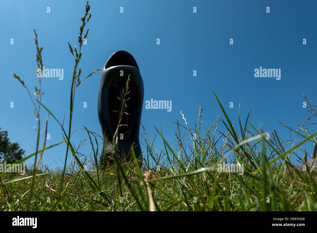 Henry Moore, 'Large Upright Internal/External Form' Henry Moore, Perry ...