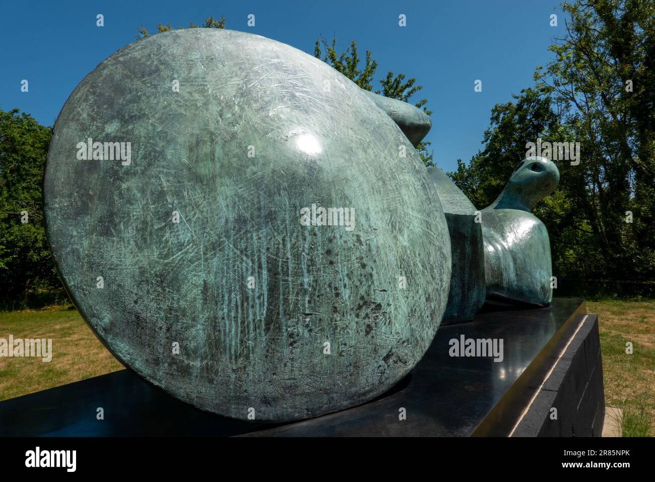 Goslar Warrior, 1973-74, LH 641, bronze Henry Moore, Perry Green Stock ...