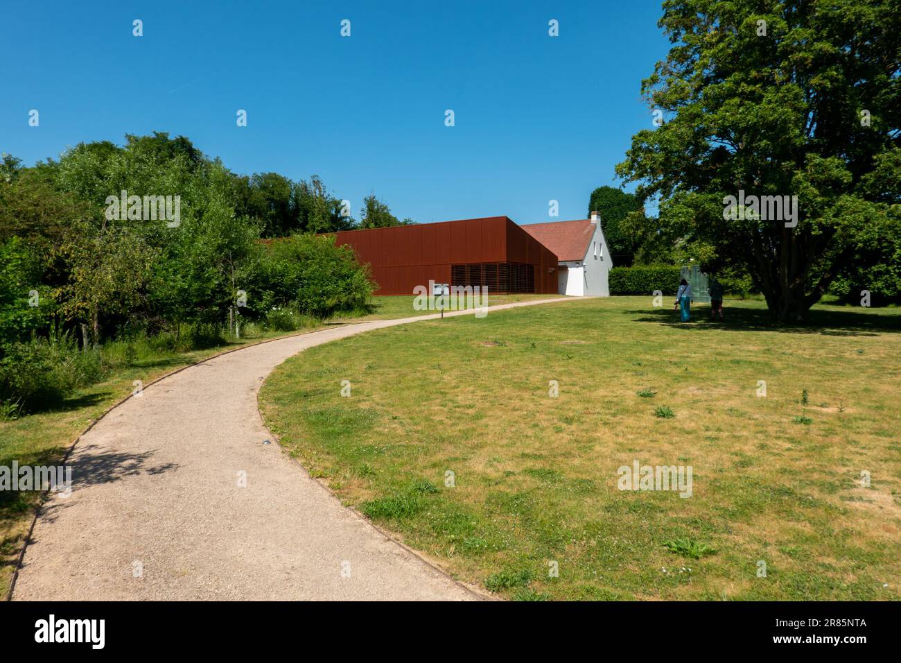 Henry moore archive hi-res stock photography and images - Alamy