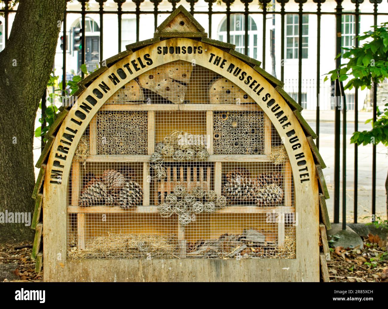 Bug hotels hi-res stock photography and images - Alamy