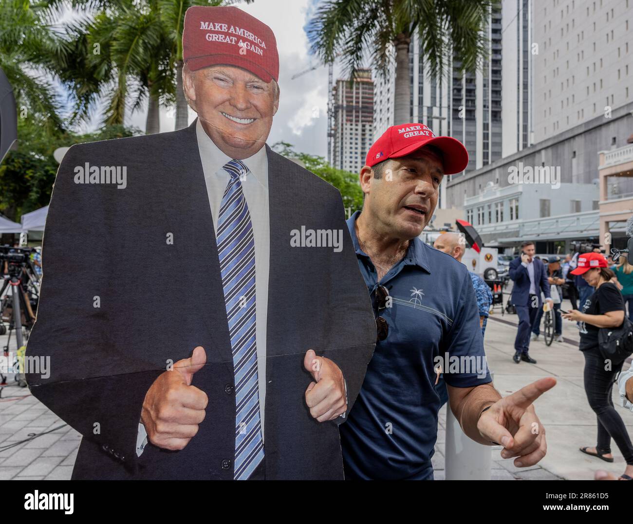 Donald trump maga hat hi-res stock photography and images - Alamy