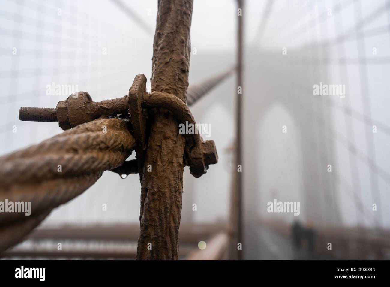 Steel cable bolt bolted security rust rusted hi-res stock photography ...