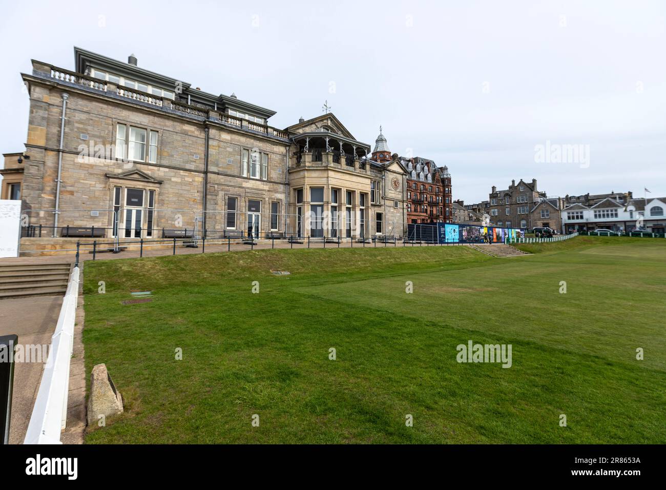 Old course golf st andrews scotland hi-res stock photography and images ...