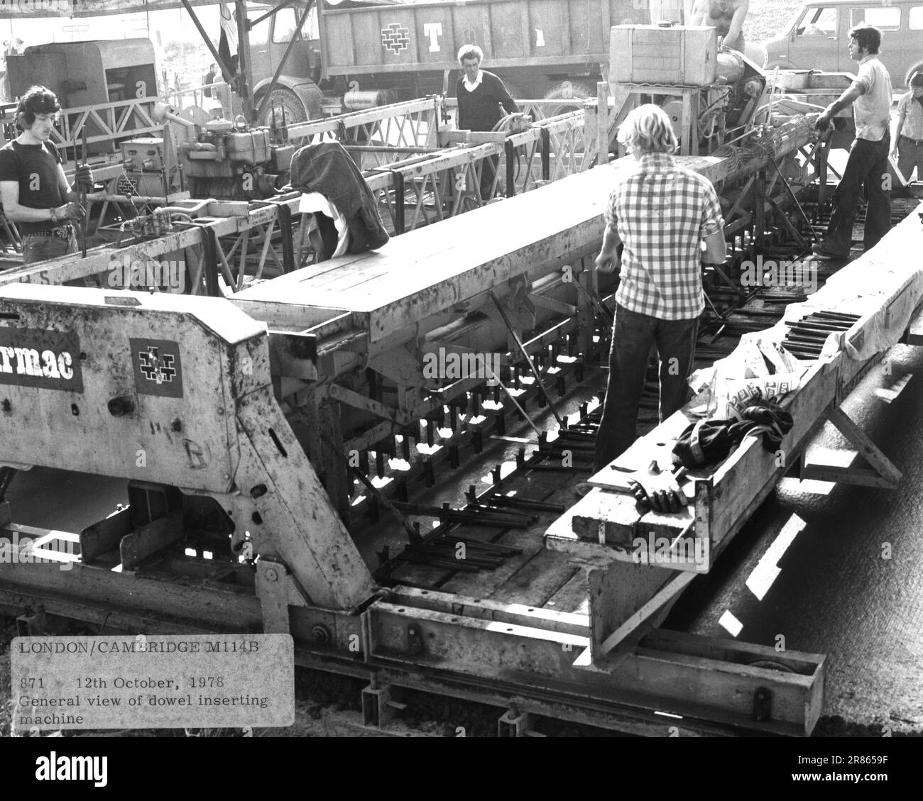 Construction of the M11 MotorwayRoad worker Stock Photo - Alamy