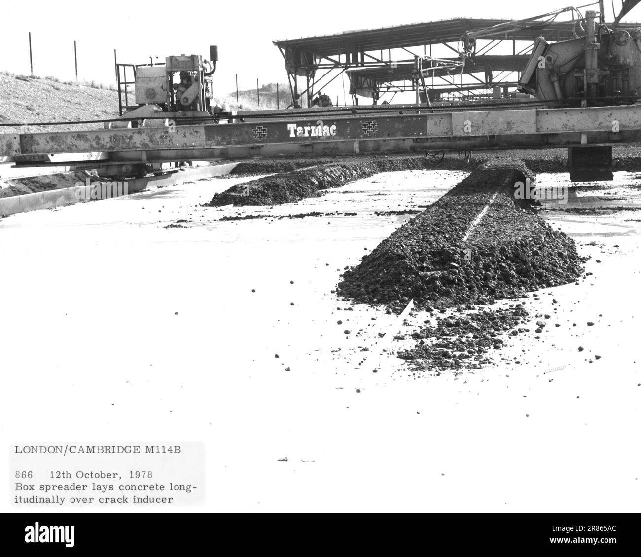 Construction worker in concrete Black and White Stock Photos & Images ...