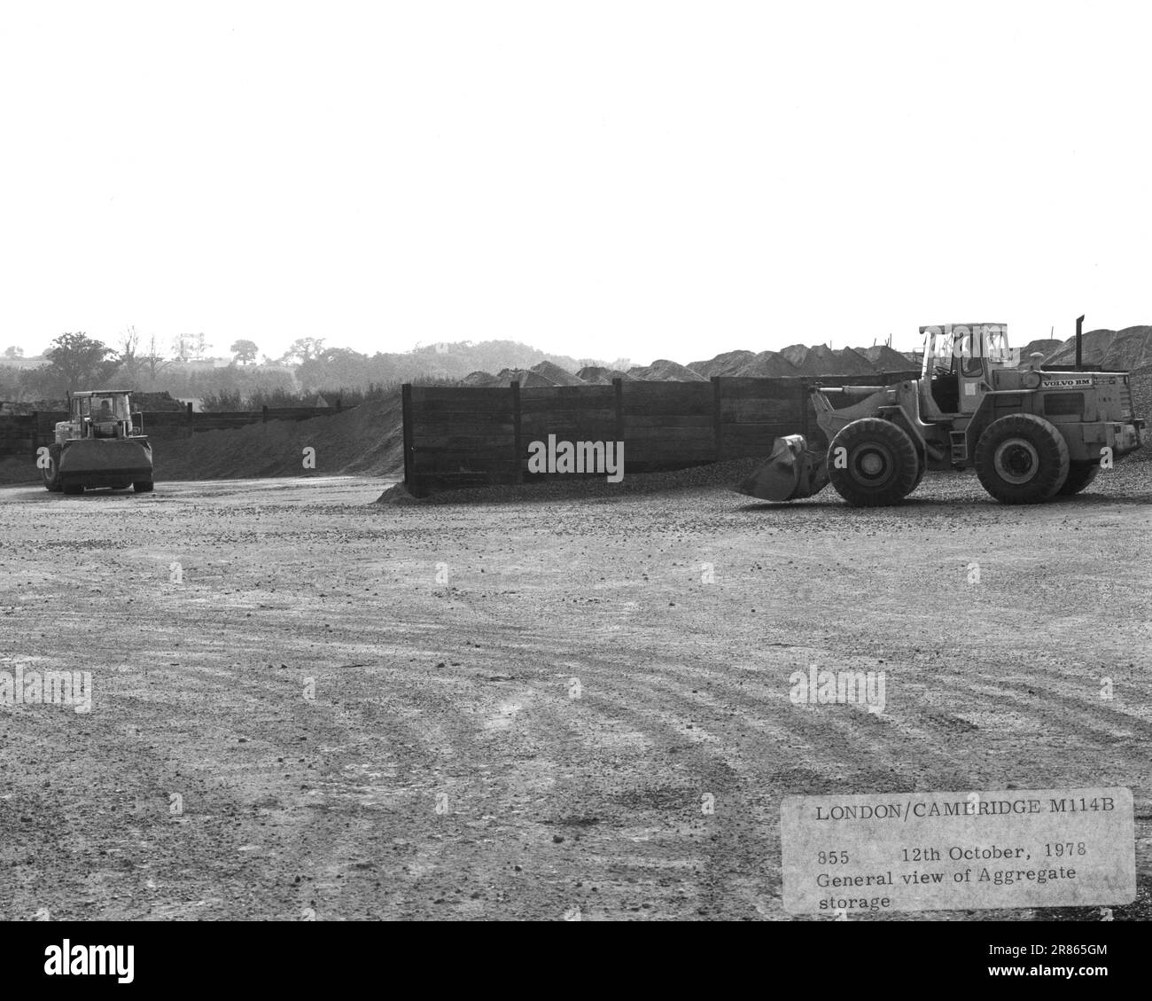 Construction of the M11 MotorwayRoad worker Stock Photo - Alamy