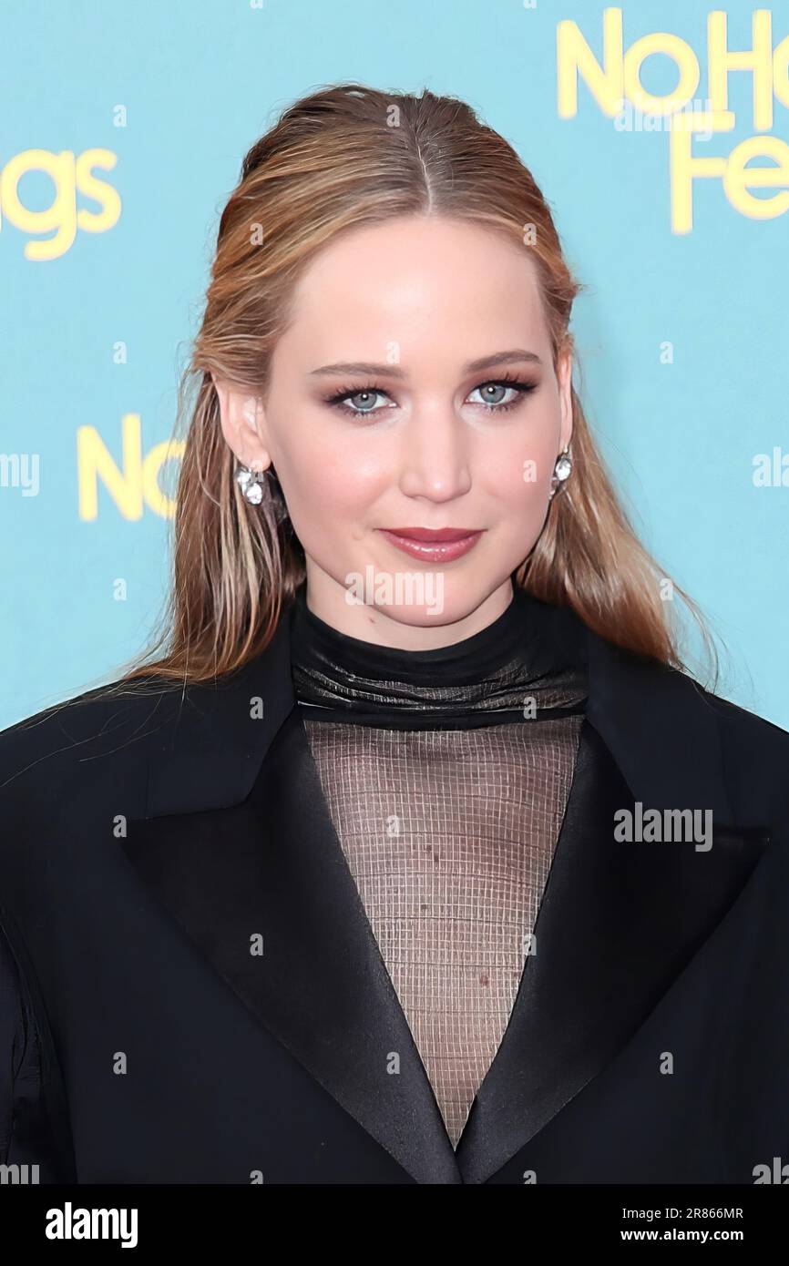 No hard feelings premiere hi-res stock photography and images - Alamy