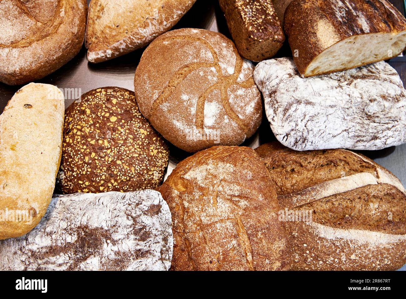 Row of bread hi-res stock photography and images - Alamy
