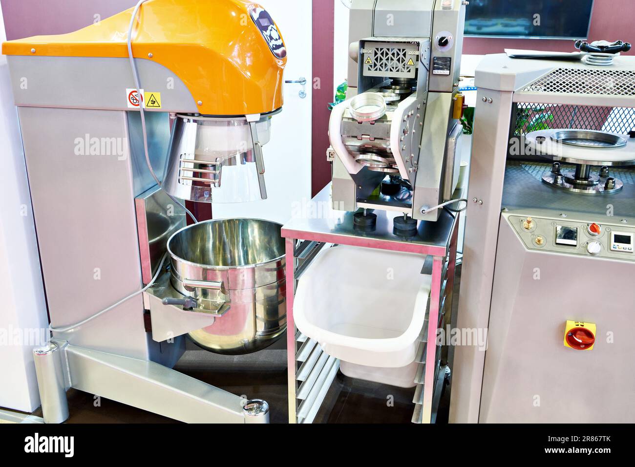 Industrial bakery engineering machine for the production of filled ...