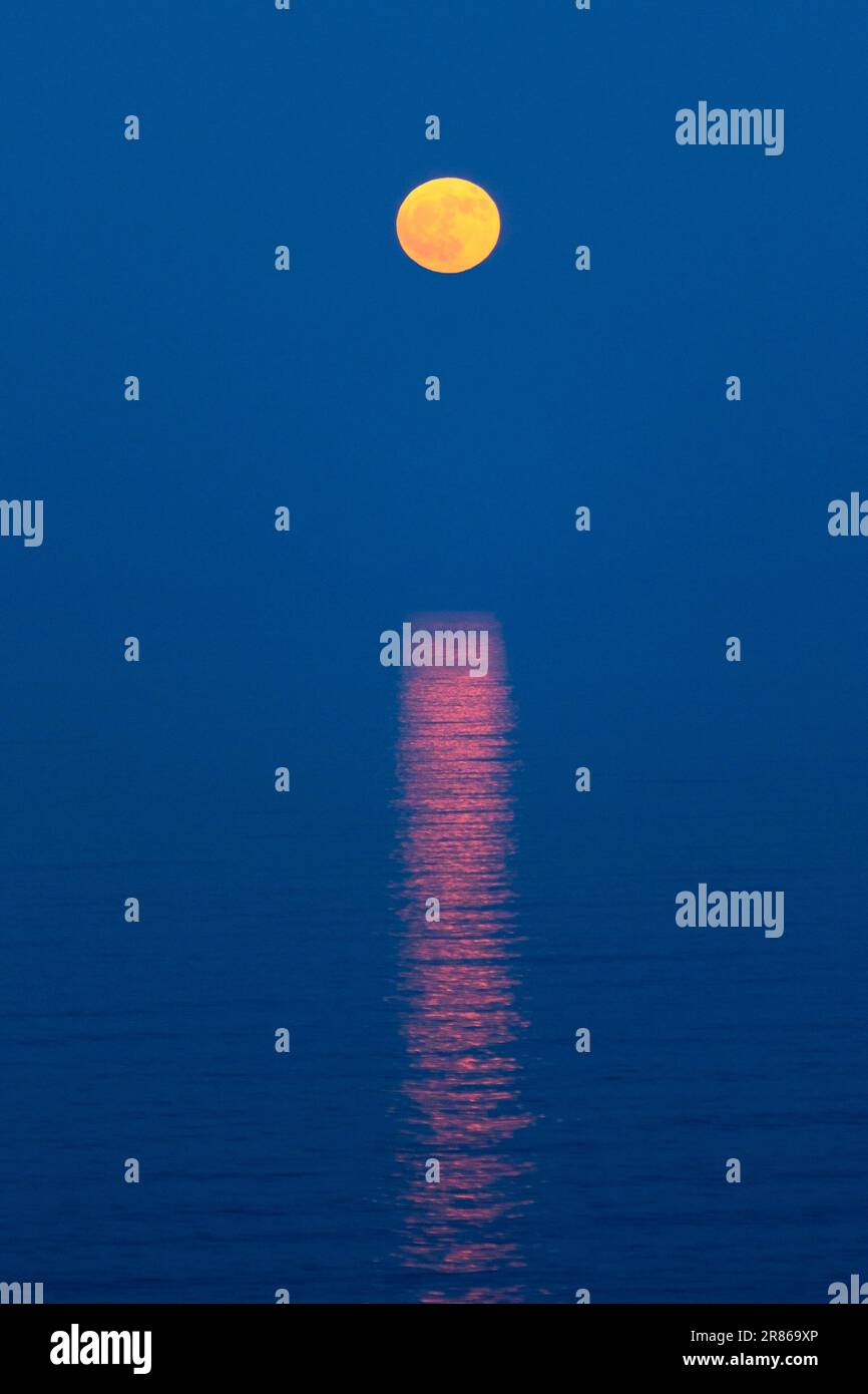 The Strawberry Full Moon rising on the North Shore over Gichigami (Lake ...