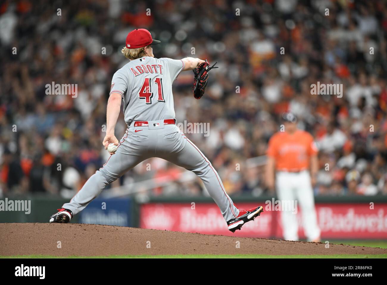 Cincinnati Reds pitcher Andrew Abbott (41) throws a curve-ball in the ...