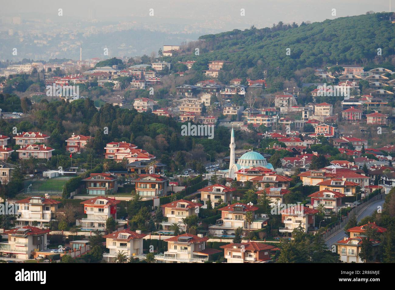 Istanbul turkey city apartment blocks hi-res stock photography and ...