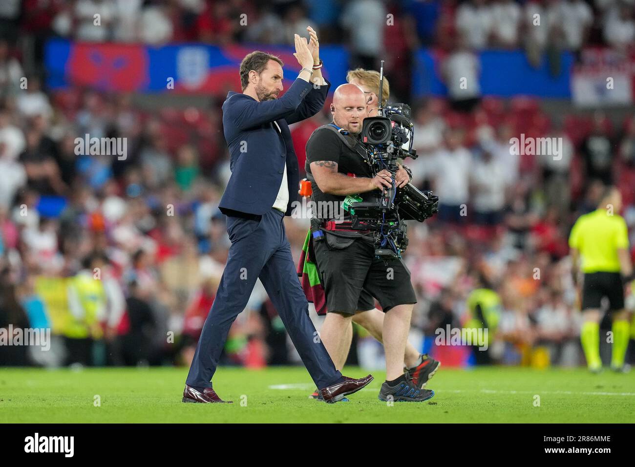 Gareth southgate coach hi-res stock photography and images - Alamy