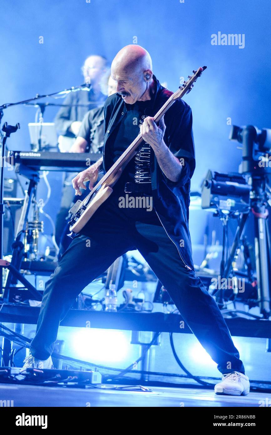 Peter Gabriel Tony Levin