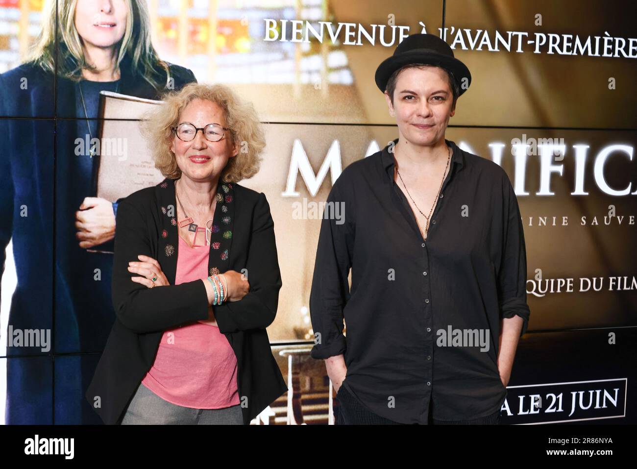 Anne-Isabelle Lacassagne et Virginie Sauveur lors de la premiere du ...