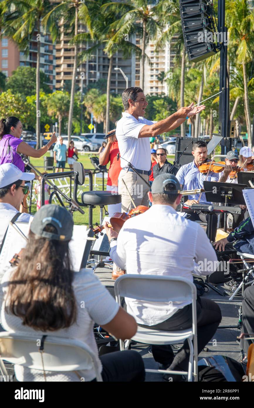 Mayor of Miami Francis X. Suarez conducts the Miami Symphony Orchestra ...